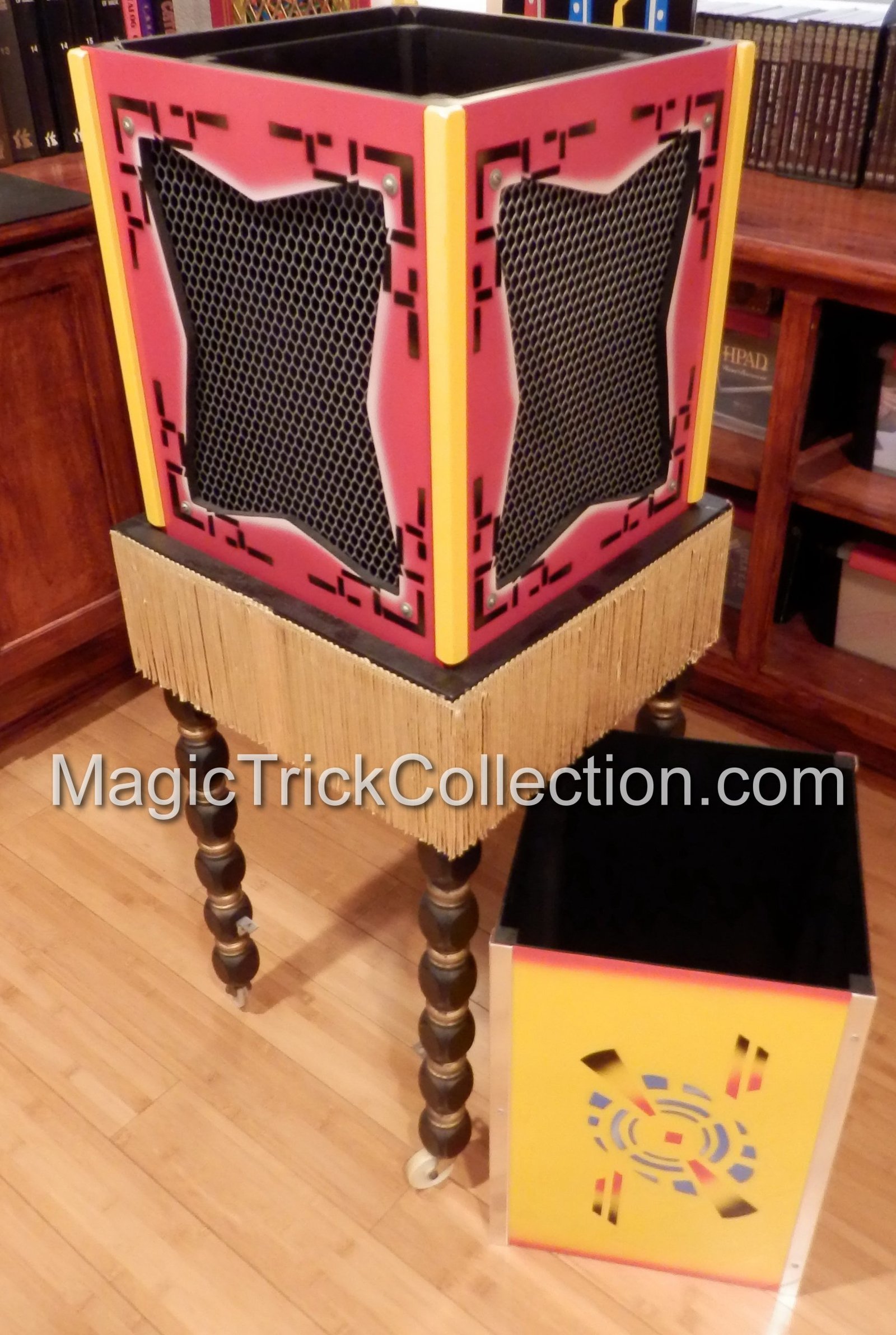 MAK Magic Jumbo Square Circle | MagicTrickCollection.com - Rare ...